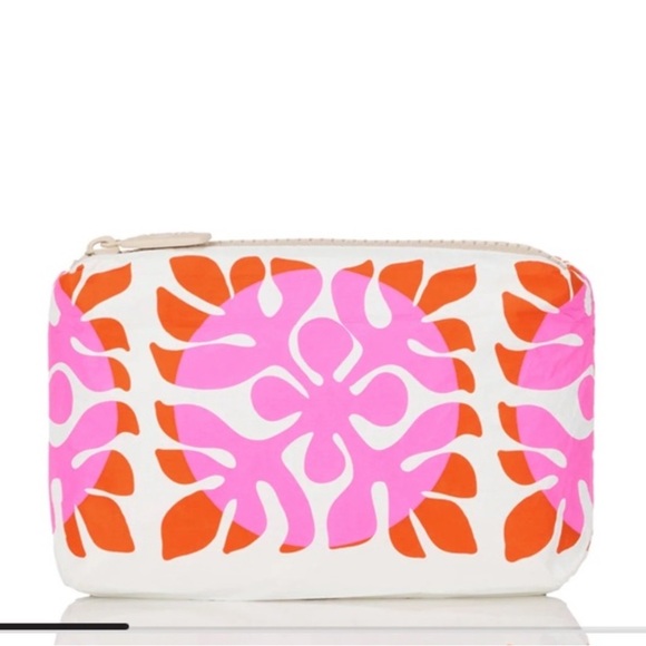 ALOHA Collection | Bags | Aloha Collection Mini Hawaiian Quilt Pouch ...